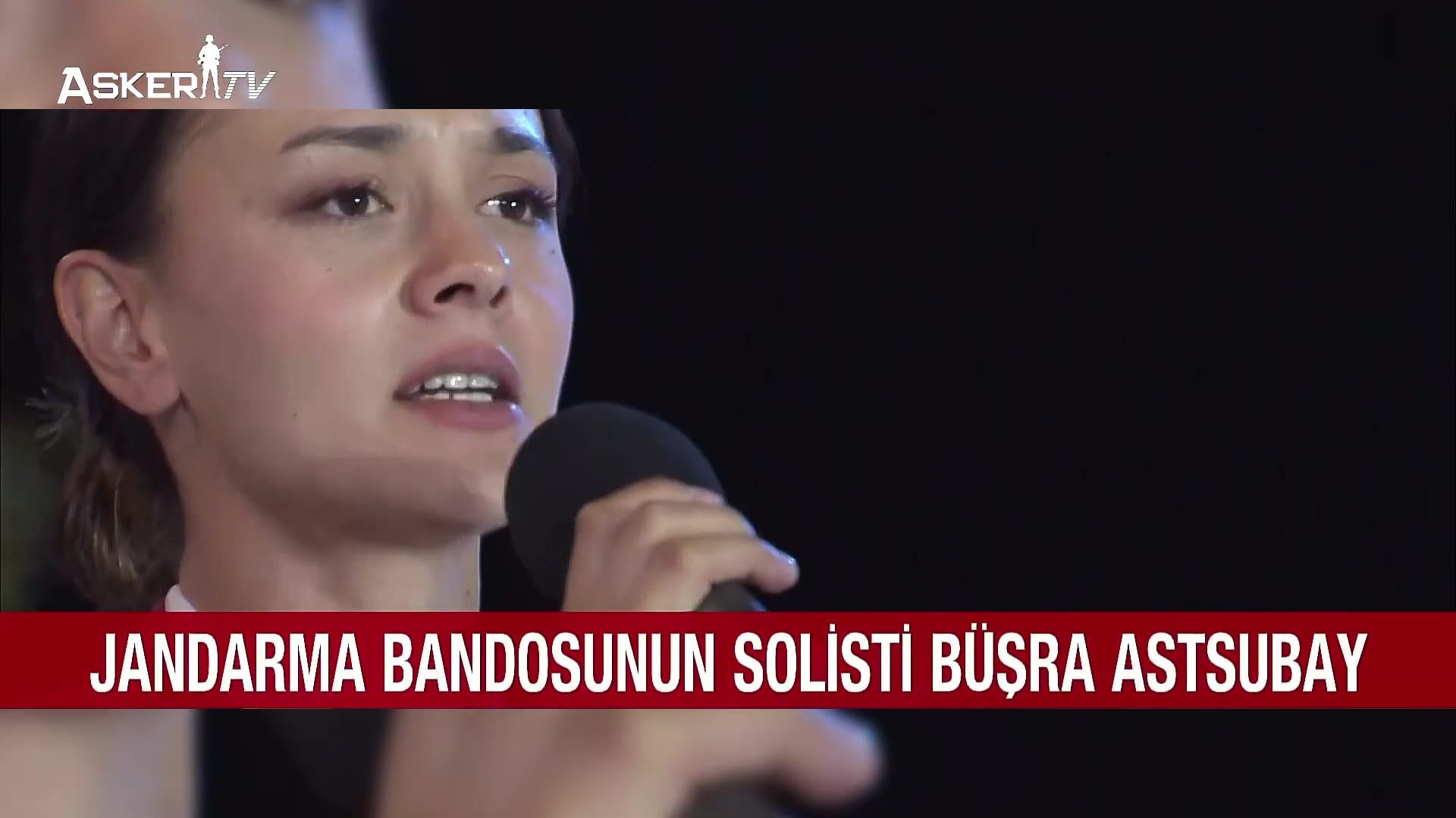 Jandarma Bandosunun Kadın Solisti: Büşra Bilge Demir - Asker TV ...